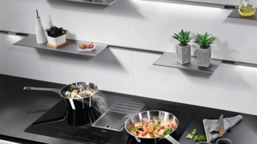 83cm induction cooktop with integrated rangehood - IDK84454IB | AEG