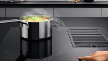 83cm induction cooktop with integrated rangehood - IDK84454IB | AEG